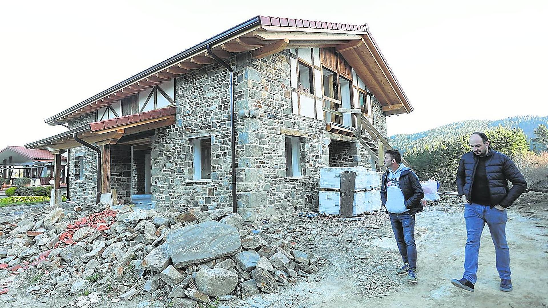 La compraventa de caseríos se dispara en Bizkaia, con una treintena de operaciones al año | El ...